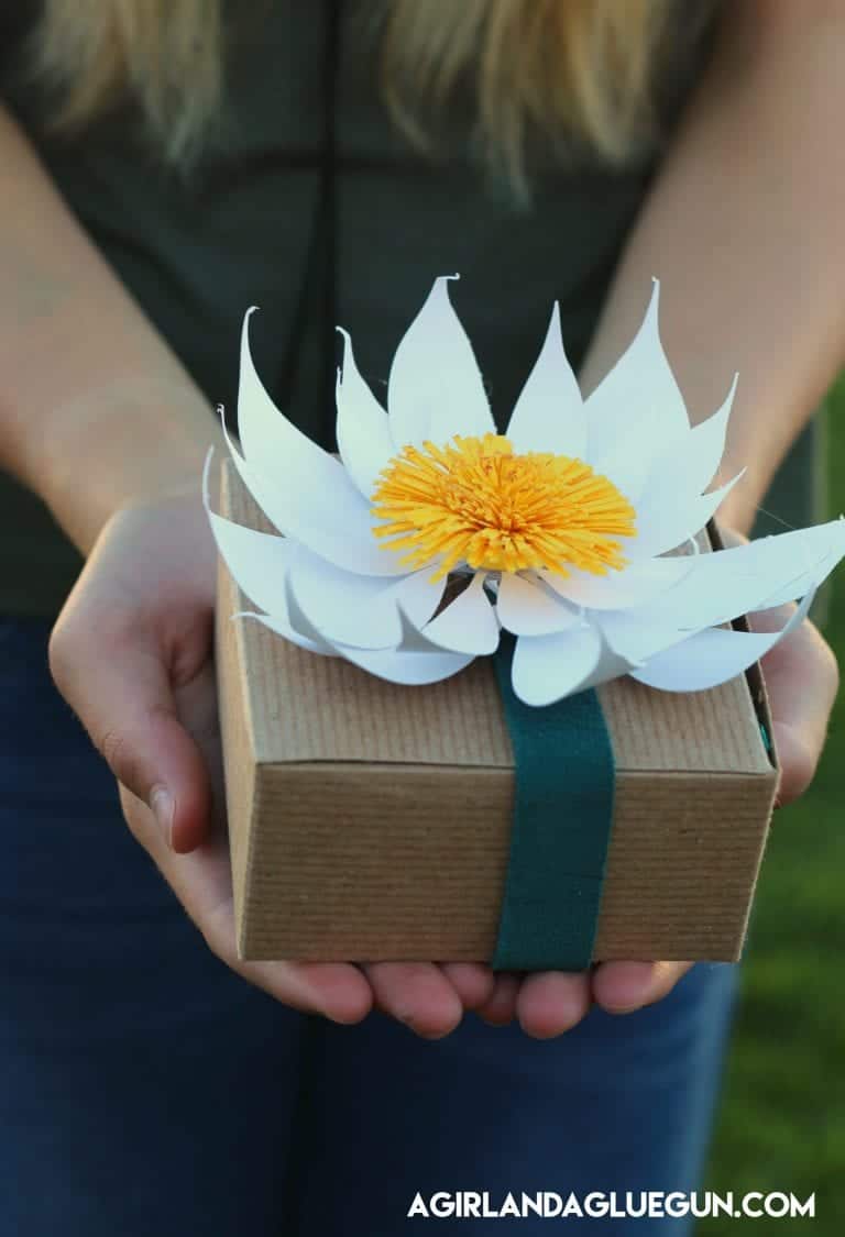How to make paper flowers - A girl and a glue gun
