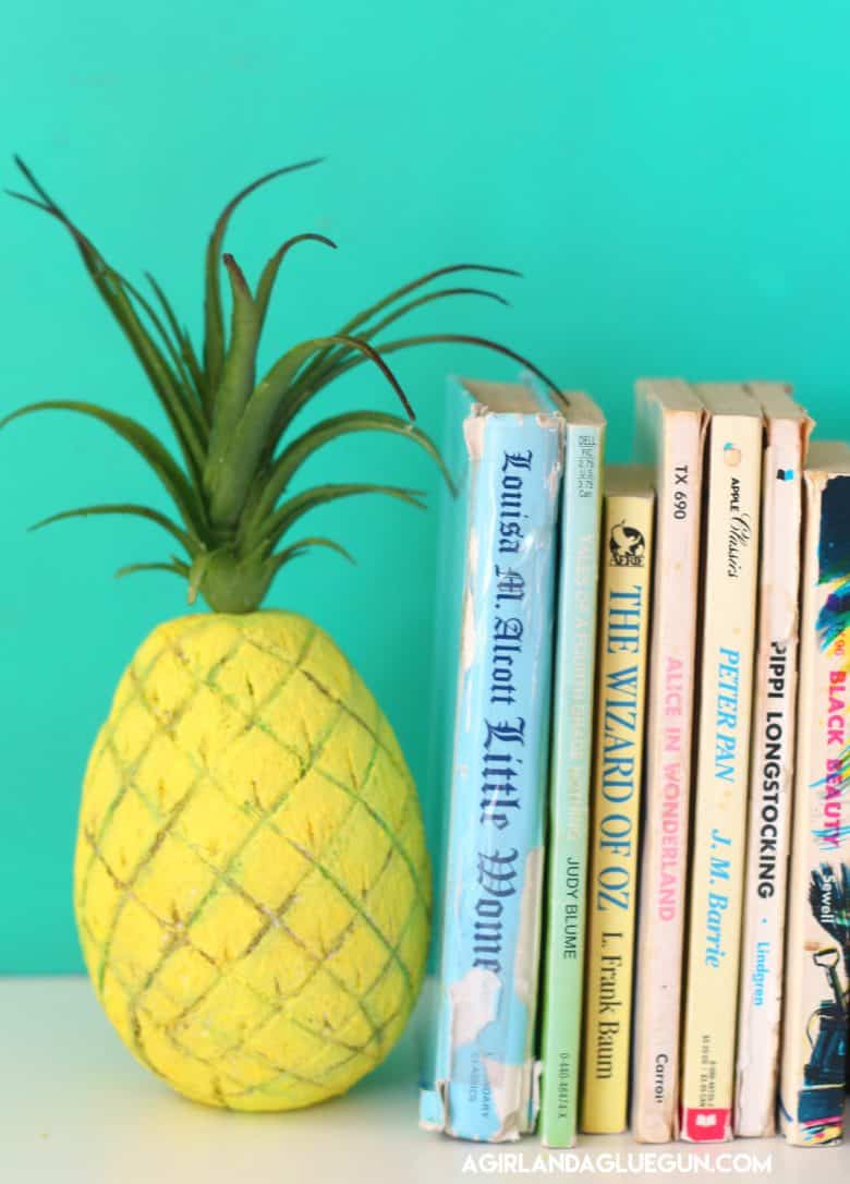 Create your own pineapple decor - A girl and a glue gun