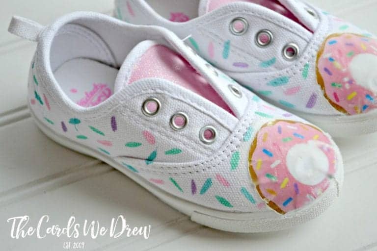 Fun ways to decorate your sneakers! - A girl and a glue gun