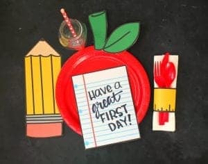 Back to school table settings with free printables - A girl and a glue gun