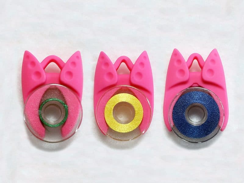 How to organize your bobbin! - A girl and a glue gun