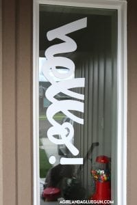 How to cut and apply big pieces of vinyl! - A girl and a glue gun