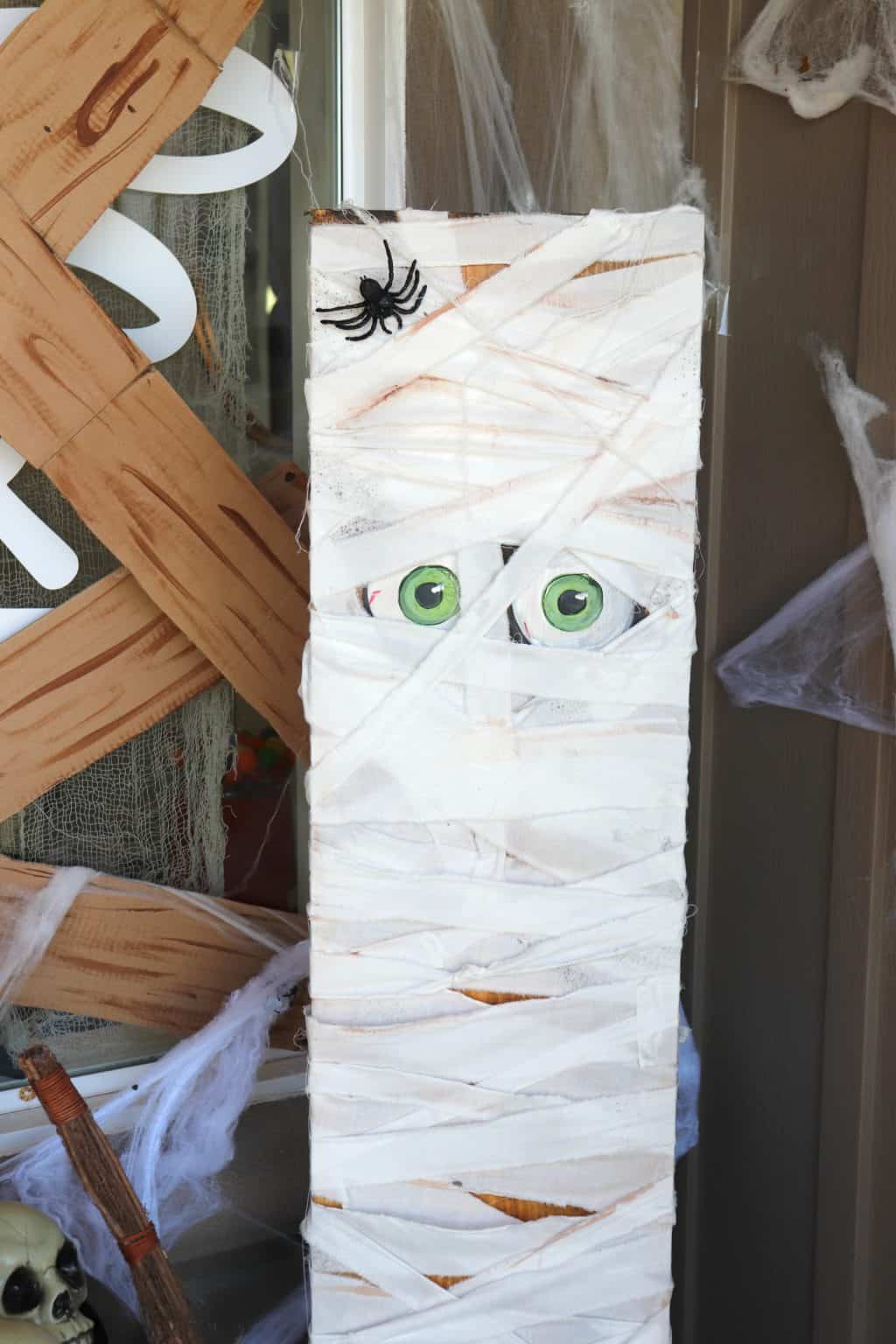 Mummy Board- Cute Halloween Decoration - A girl and a glue gun