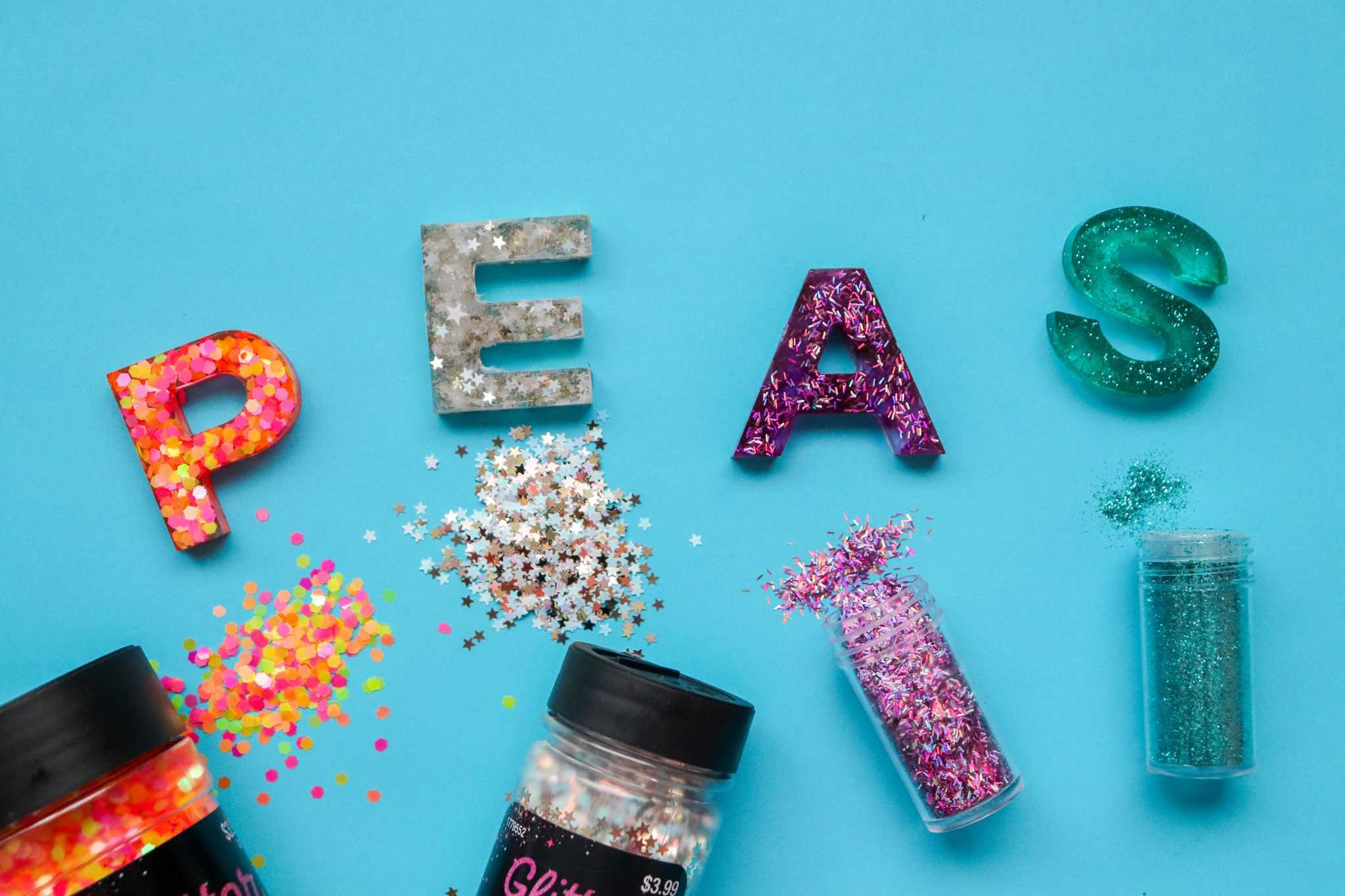 How to make Resin and Epoxy crafts - A girl and a glue gun