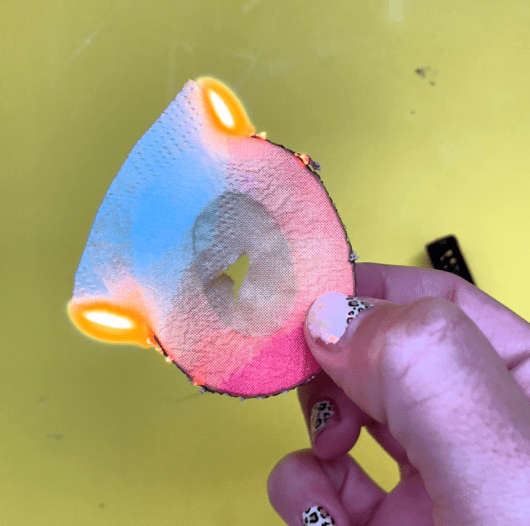 Decoupage a napkin with FIRE - A girl and a glue gun