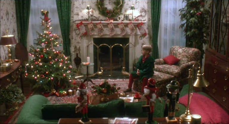 Home alone Christmas tree - A girl and a glue gun