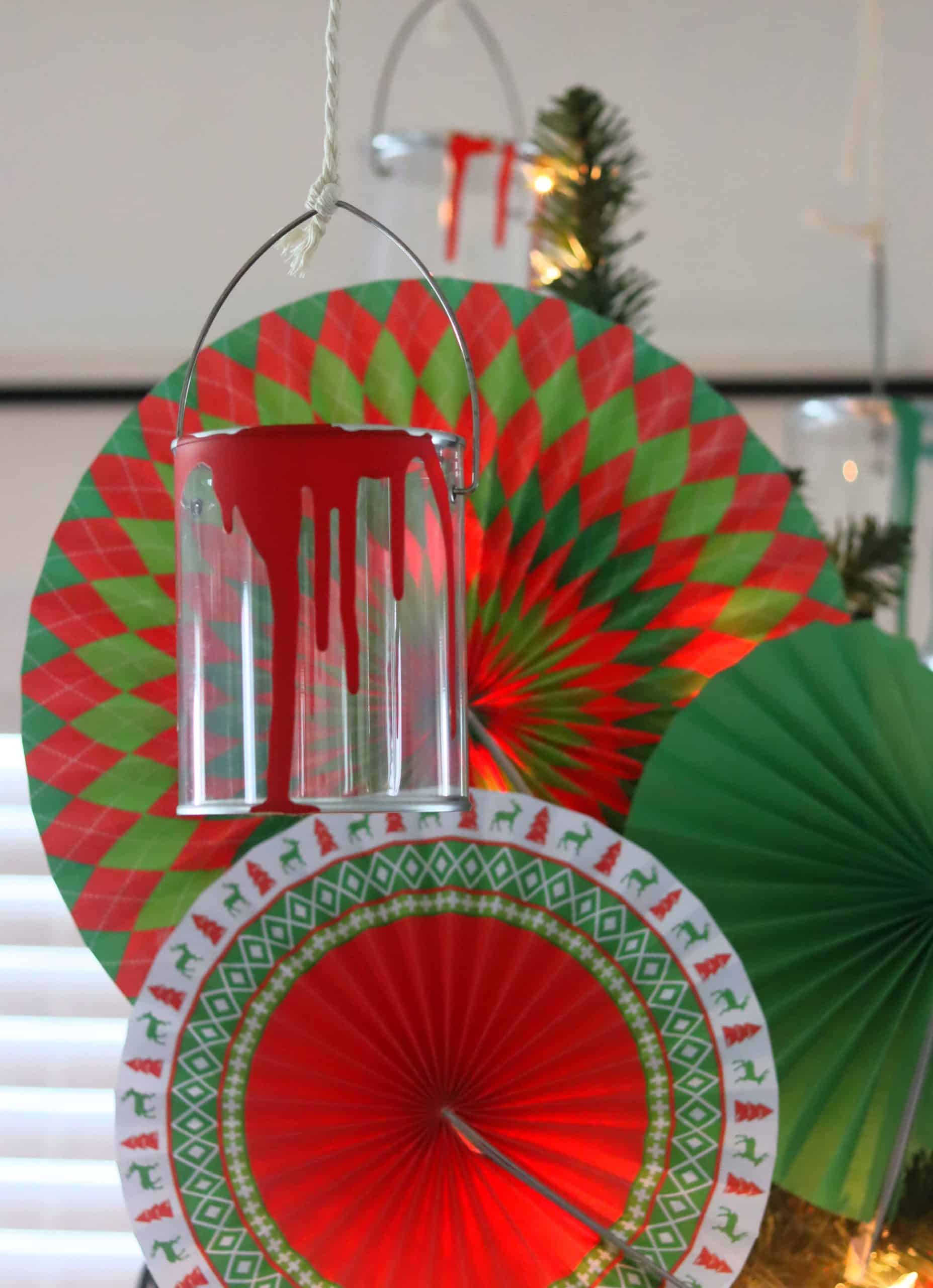 Home alone Christmas tree - A girl and a glue gun