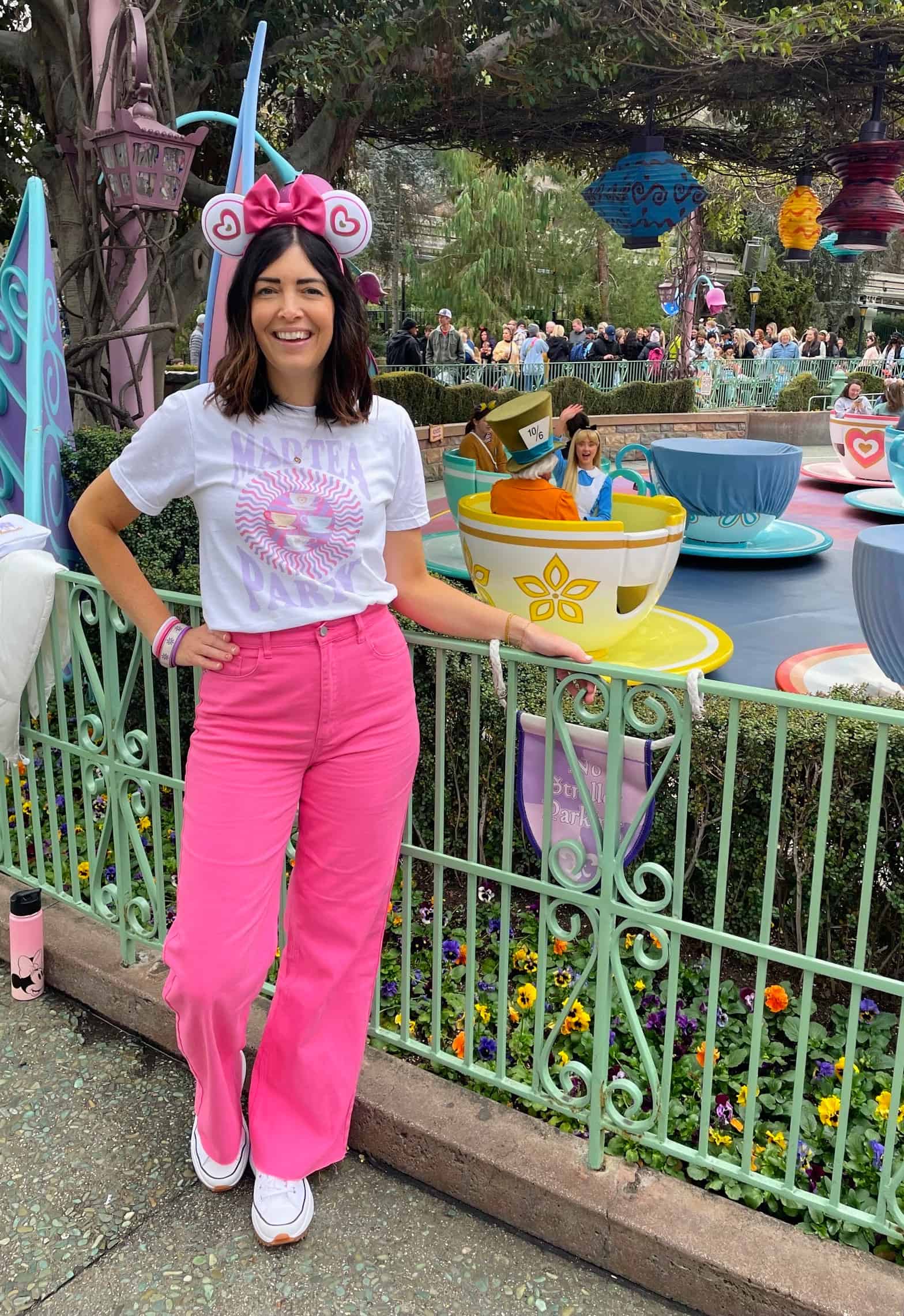 Disney Bounding outfits - A girl and a glue gun