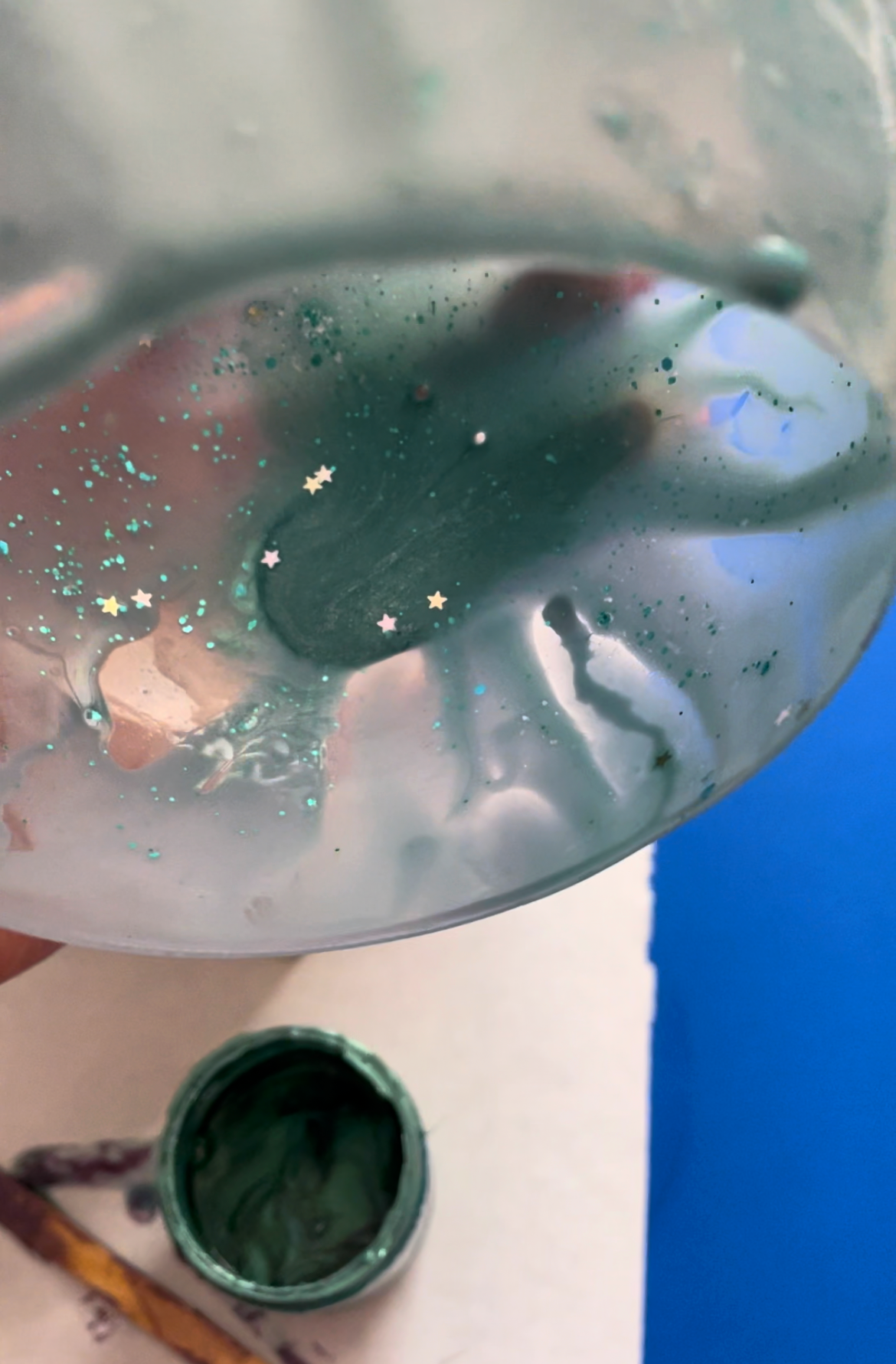 How to make a Crystal Ball - A girl and a glue gun