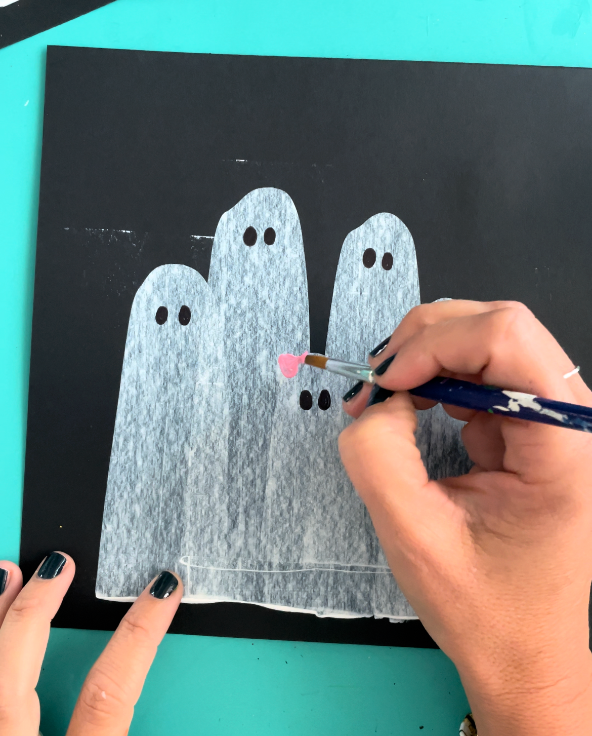 Ghost scrape painting - A girl and a glue gun