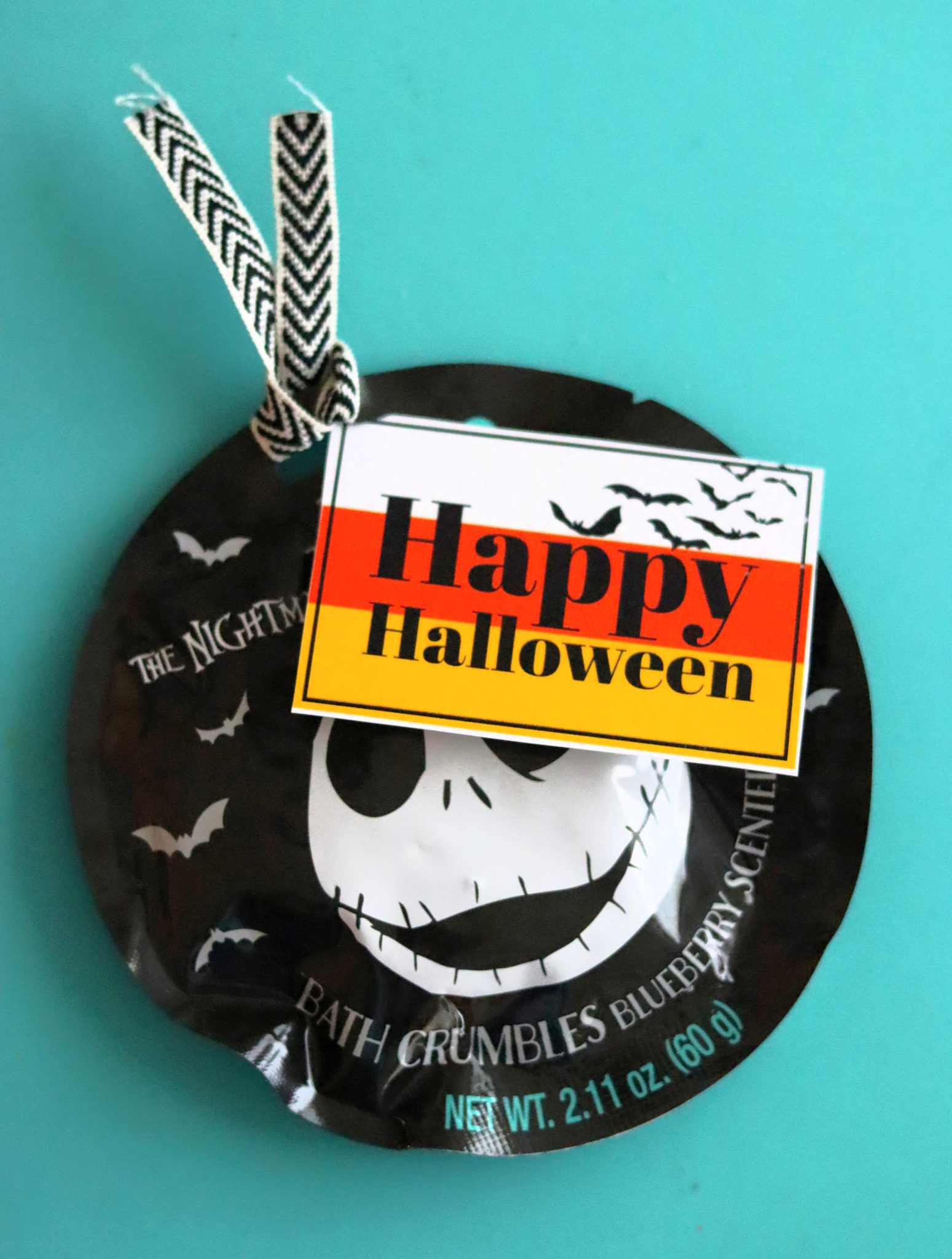 Happy Halloween gift tag - A girl and a glue gun