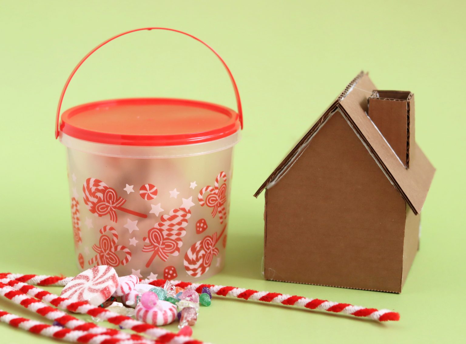 DIY Playdoh Gingerbread house kits - A girl and a glue gun