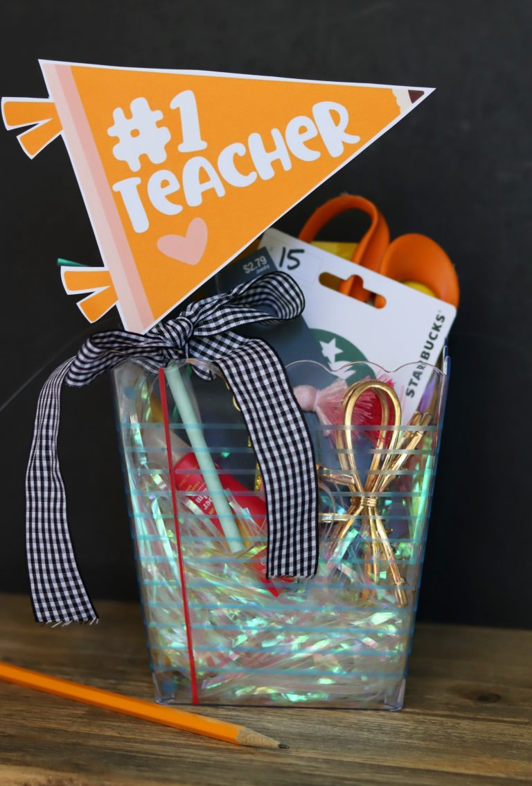 Teacher appreciation gift tag - A girl and a glue gun