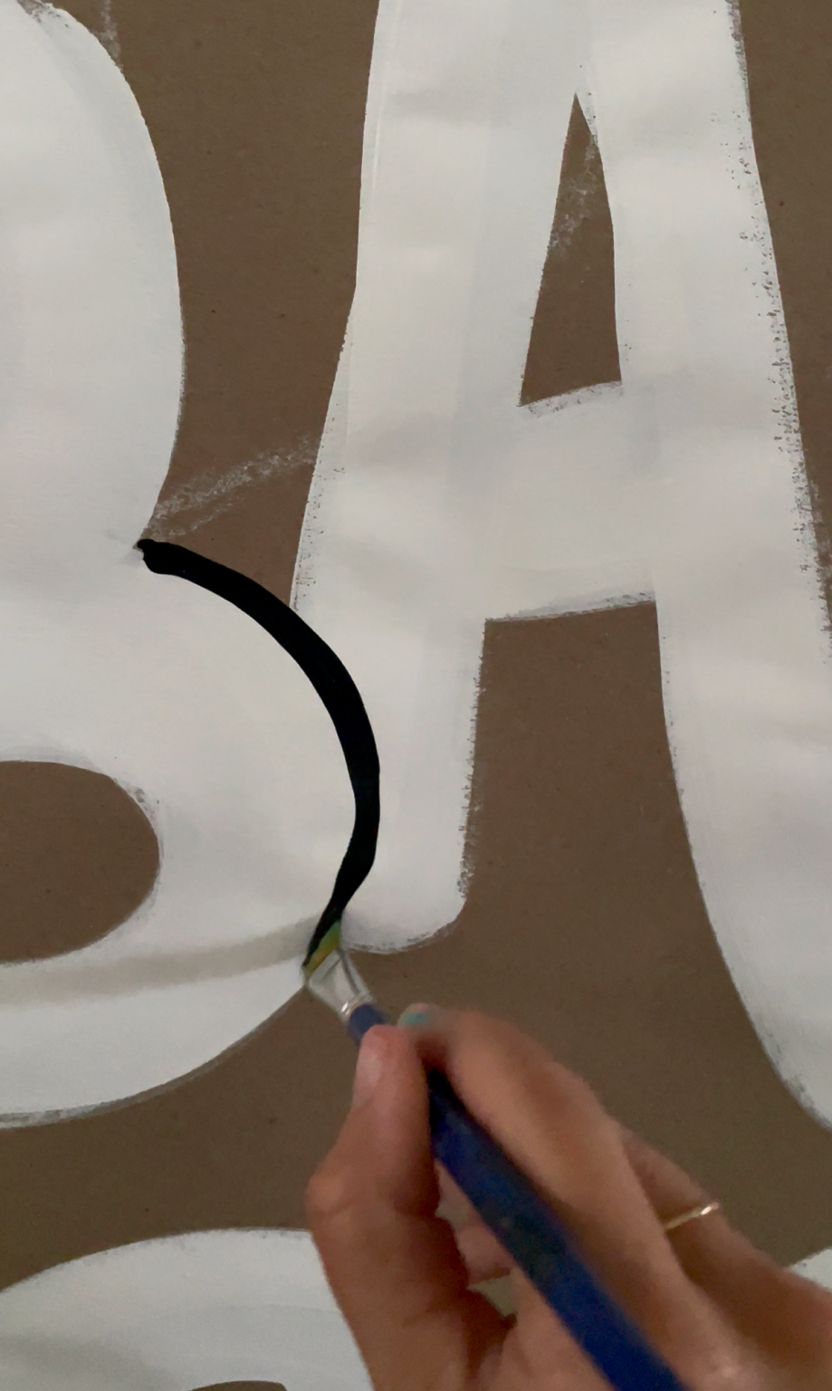 How to paint a banner - A girl and a glue gun