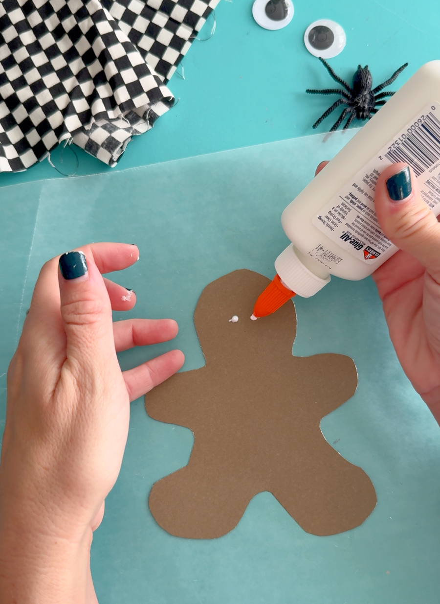 Mummy craft for kids - A girl and a glue gun
