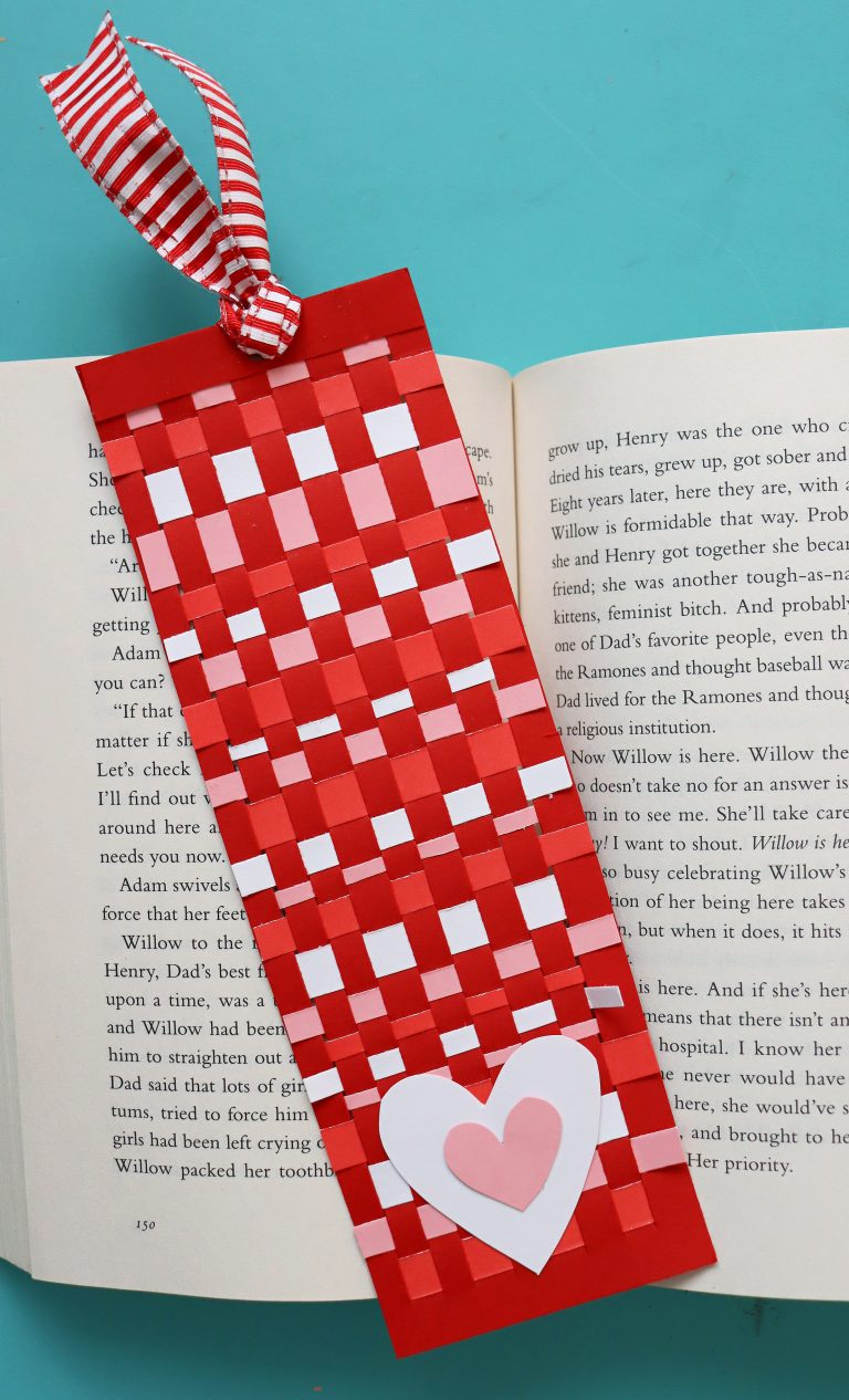 Paper Weaving Heart Craft for Kids (Easy Valentine’s Day Activity) - A ...