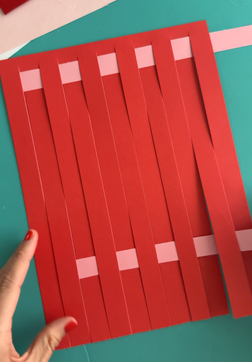 Paper Weaving Heart Craft for Kids (Easy Valentine’s Day Activity) - A ...
